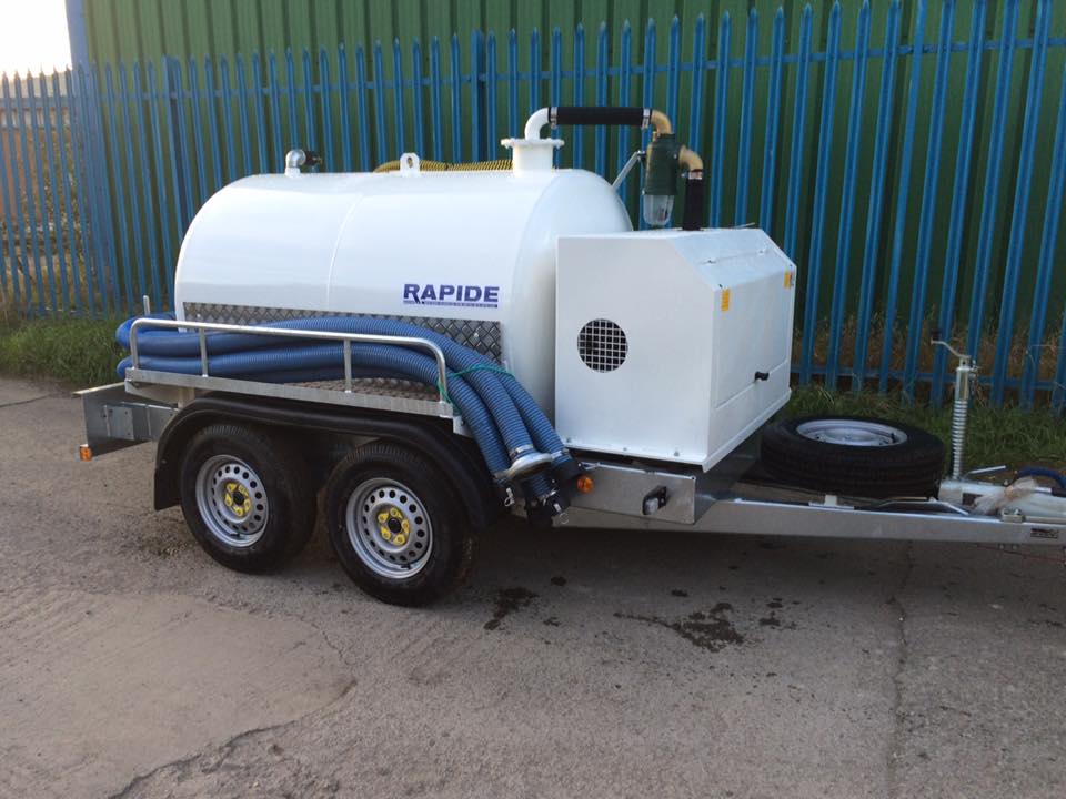 Mobile Tanker Unit with Tandem Axle Waste & Freshwater Tanks – RAPIDE ...